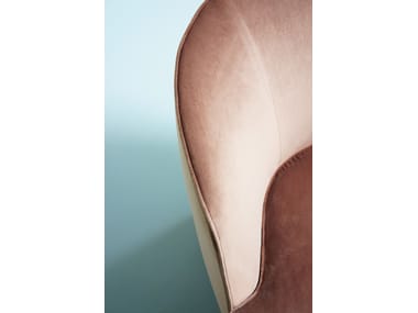 FELIX Upholstered armchair By Lema | design Roberto Lazzeroni