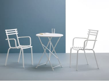 FLOWER Folding garden table By Ethimo