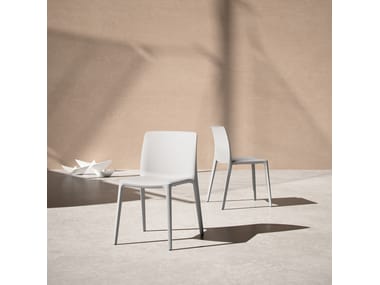 FLUIT | Chair with integrated cushion Fluit Collection By ACTIU design ...