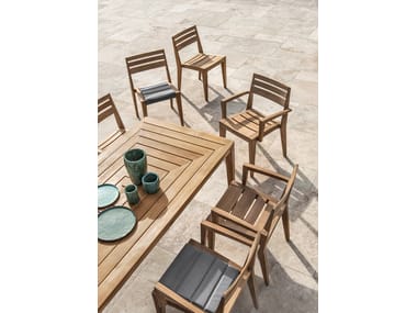 FRIENDS Rectangular wooden garden table By Ethimo