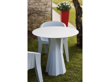 Polyethylene table FROZEN DINING TABLE By Plust design Matteo Ragni ...
