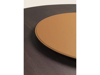 ENN 桌子 By Flexform