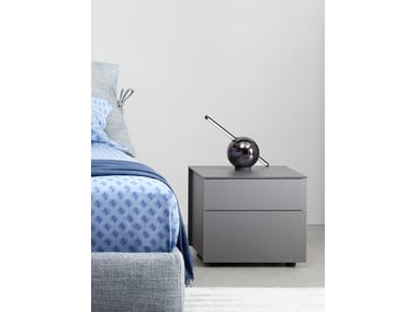 JUTA 床头柜 By Flou