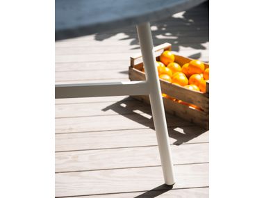 GAMMA Round garden table By RODA