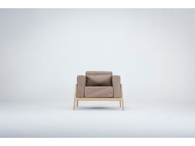 FAWN Leather armchair with armrests By GAZZDA | design Salih Teskeredzic