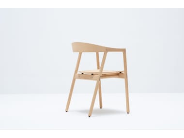 MUNA Chair By GAZZDA | design Salih Teskeredzic