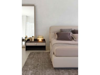 GENTLEMAN Double bed By Flou