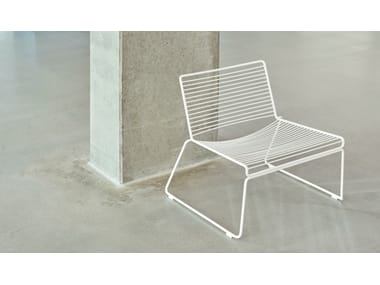 HEE Stackable powder coated steel easy chair By Hay | design Hee Welling