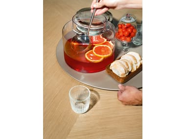 HOLO PILLAR Oval dining table By Kristalia | design Kensaku Oshiro