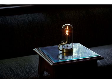 HYMN Table lamp By Ambientec