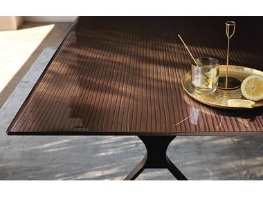 HYPE Table with metal painted base and glass top By Fiam Italia ...
