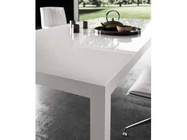 HYPE Lacquered glass office desk By About Office