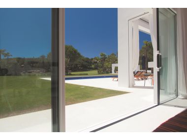 Aluminium patio door HI-FINITY By Reynaers Aluminium