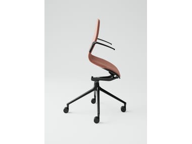 AS100 Swivel office chair with armrests with 4-Spoke base By Howe ...
