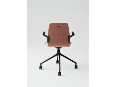 AS100 Swivel office chair with armrests with 4-Spoke base By Howe ...