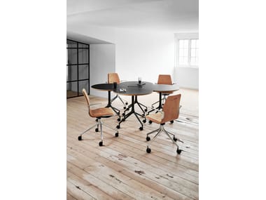 AS400 Table ronde rabattable en bois By Howe | design Andreas Störiko