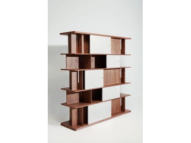 INTERSECTION Open solid wood bookcase By La Manufacture