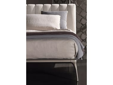 ISEO Cama doble con cabecera tapizada By Cantori