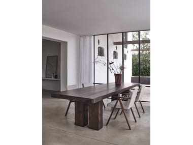 IWA | Table By Linteloo design Roderick Vos