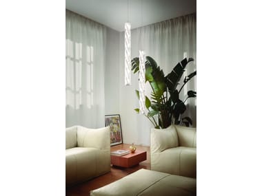 SLAMP - HUGO VERTICAL WHITE 吊灯 By In Stock