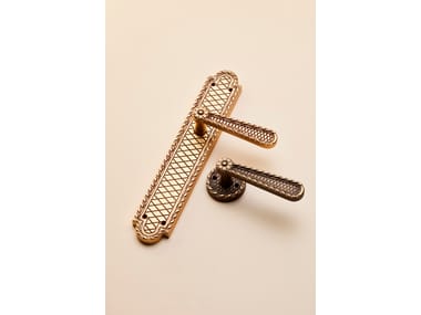 JORDAN | Door handle on back plate Brass door handle on back plate By Dnd