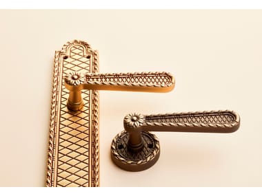 JORDAN | Door handle on back plate Brass door handle on back plate By Dnd