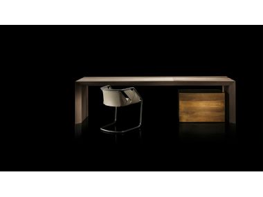 K | Table By Henge design Massimo Castagna