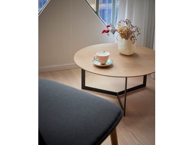 KABI | Wooden coffee table By TREKU design Ibon Arrizabalaga