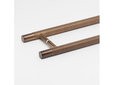 KINTORE Brass pull handle By Lo & Co Interiors