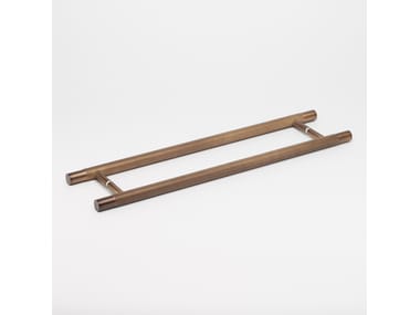 KINTORE Brass pull handle By Lo & Co Interiors