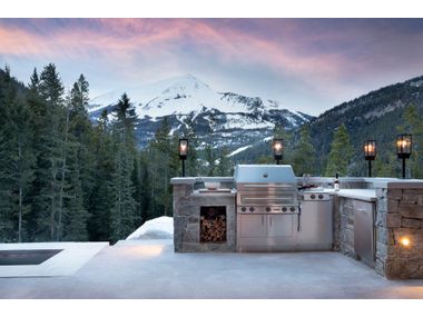 SIGNATURE Outdoor kitchen By Kalamazoo