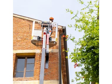 LIGHTLIFT 14.70 IIIS Overhead platform By Hinowa