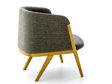 MAFALDA Easy chair with armrests By Moroso | design Patricia Urquiola