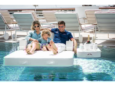 MAGNUM Eco-leather floating lounge By Trona | design Christian Tamburinelli