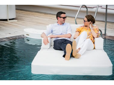 MAGNUM Eco-leather floating lounge By Trona | design Christian Tamburinelli