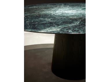 MATERIC Round dining table By Porro