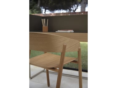 MAVA WOOD Chair By Punt | design Stephanie Jasny