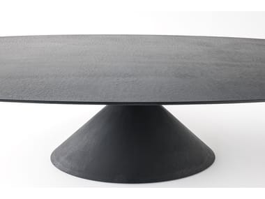 MAXI CLAY Table By Desalto | design Marc Krusin