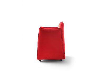 MEDVEN Velvet easy chair with armrests By EPÒNIMO | design Alberto Colzani