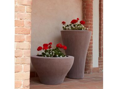 MING MOLESKIN | High garden vase By Serralunga design Rodolfo Dordoni