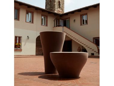 MING MOLESKIN | High garden vase By Serralunga design Rodolfo Dordoni