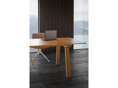 MITIS Mesa rectangular de madera By Punt | design Mario Ruiz