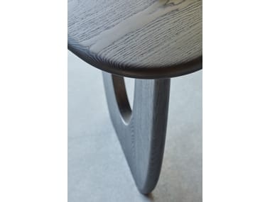 CALA Writing desk By MORE