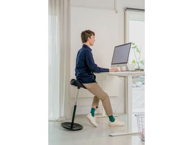 The versatile saddle chair for sit/stand support MOVE™ By Varier Furniture
