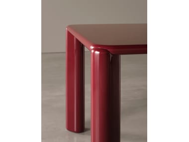 FRANK 桌子 By Meridiani