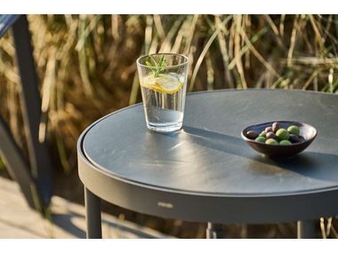 MINDO 100 Garden side table By Mindo