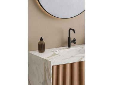 CALACATTA ROMA Neolith wall/floor tiles with marble effect By NEOLITH