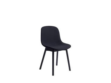 NEU 13 | Upholstered chair By Hay