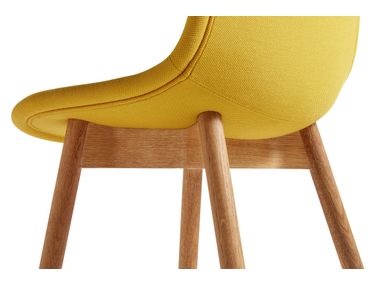 NEU 13 | Upholstered chair By Hay