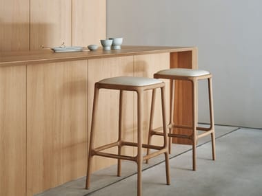 NF-BS01 Stool By KARIMOKU | design Norman Foster